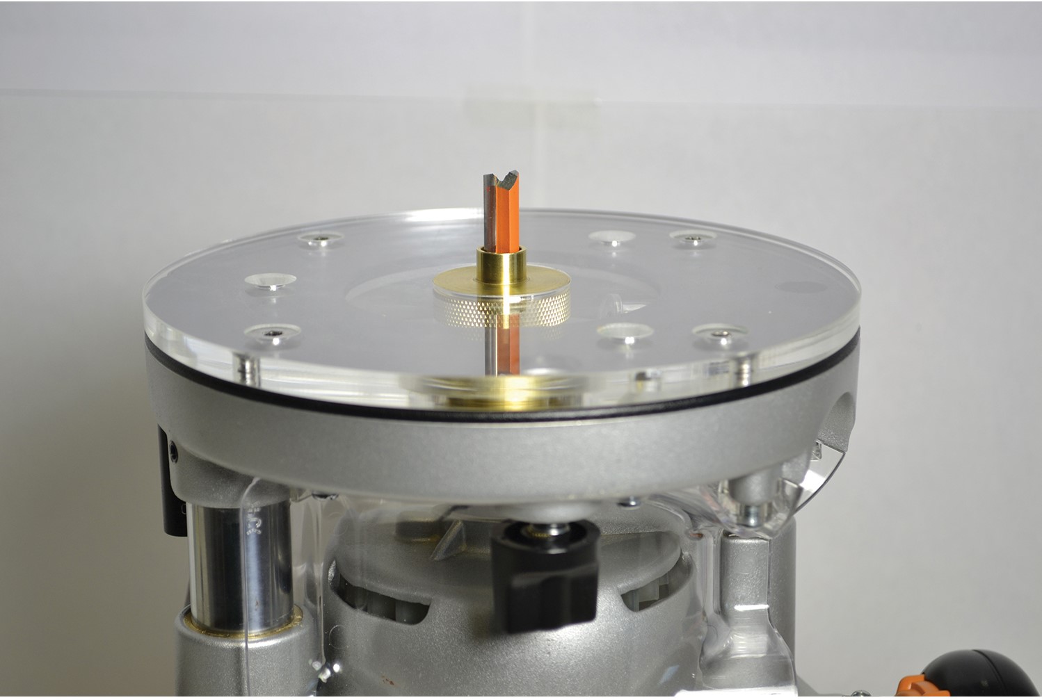 OPTION : Plaque pré-percée pour défonceuses CMT7E et CMT8E